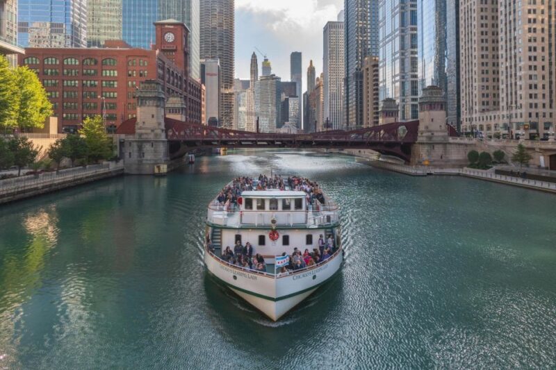 Chicago: Architecture Center Cruise on Chicago's First Lady - The Sum Up