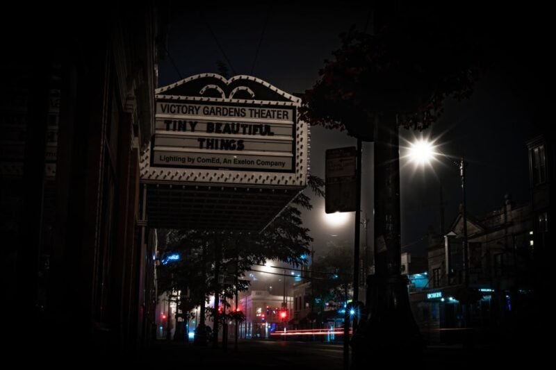 Chicago: Ghosts & Hauntings of the Windy City Walking Tour - The Guide & Group Experience
