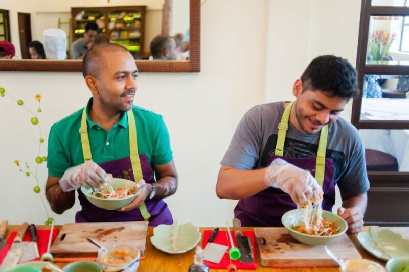 Cooking Class with Ben Thanh Market visit - Group Size, Duration, and Practicalities
