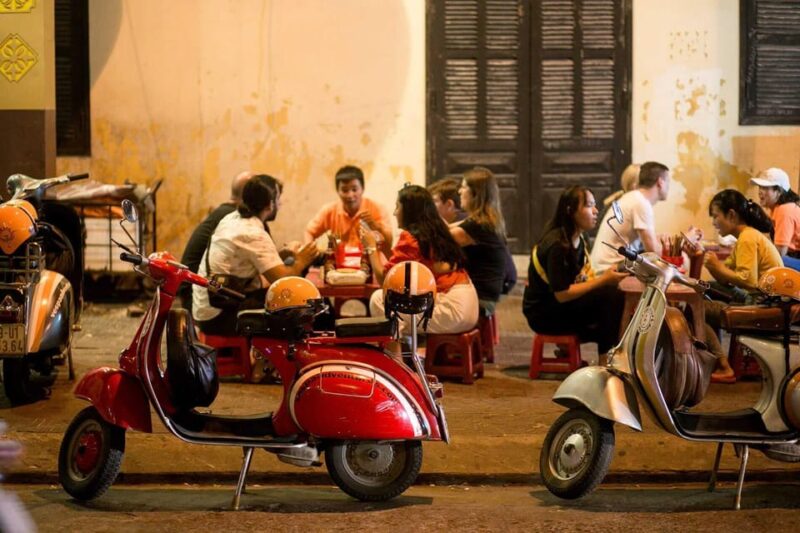 Da Nang: Hidden Street Food By Walking Tour with Local Lady - Authenticity and Review Highlights