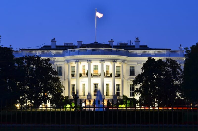 DC: Monuments & Memorials Sunset Tour by Open-top Bus - FAQs