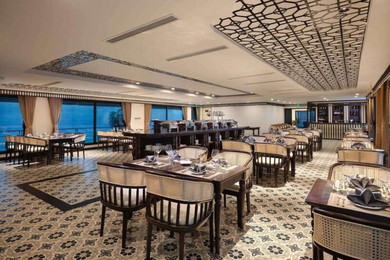 From Ha Noi: 2-Days Ha Long Bay and Lan Ha Bay Cruise 5stars - The Experience on the Water