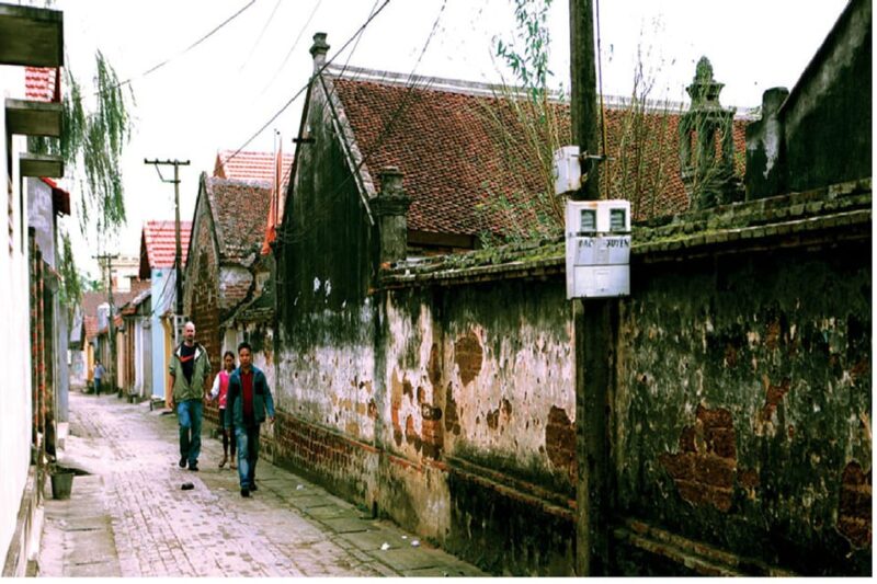 From Hanoi: Duong Lam Ancient Village Day Tour with Lunch - Practical Aspects: What’s Included and What to Know
