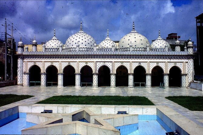 Half-day Old Dhaka History & Heritage Private Tour - Dhakeshwari Temple: Bangladesh’s National Temple
