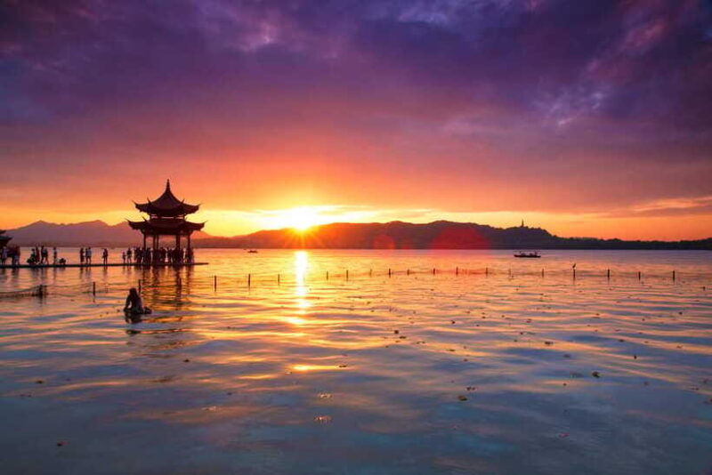 Hangzhou:Luxury West Lake Cruise+Santan Yinyue Island Ticket - The Island Experience