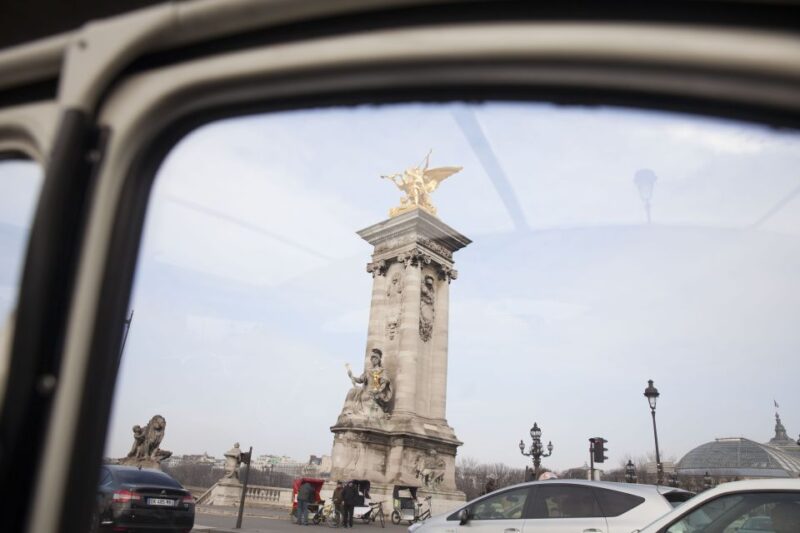 Highlights of Paris: Private 6-Hour Vintage 2CV Tour - Who Should Consider This Tour?
