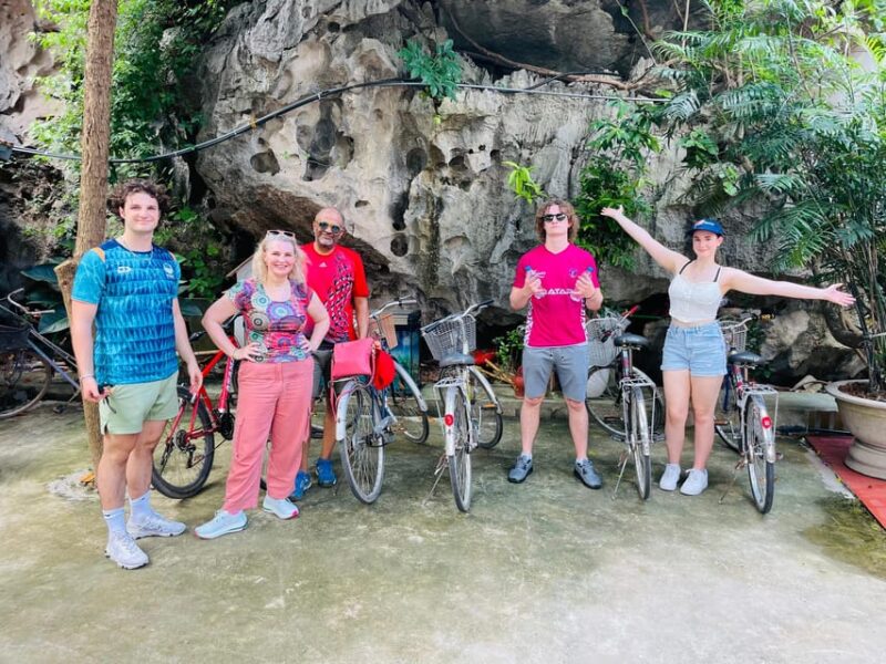 HOA LU  TRANG AN - MUA CAVE - 1 DAY TRIP BY LIMOUSINE - FAQs