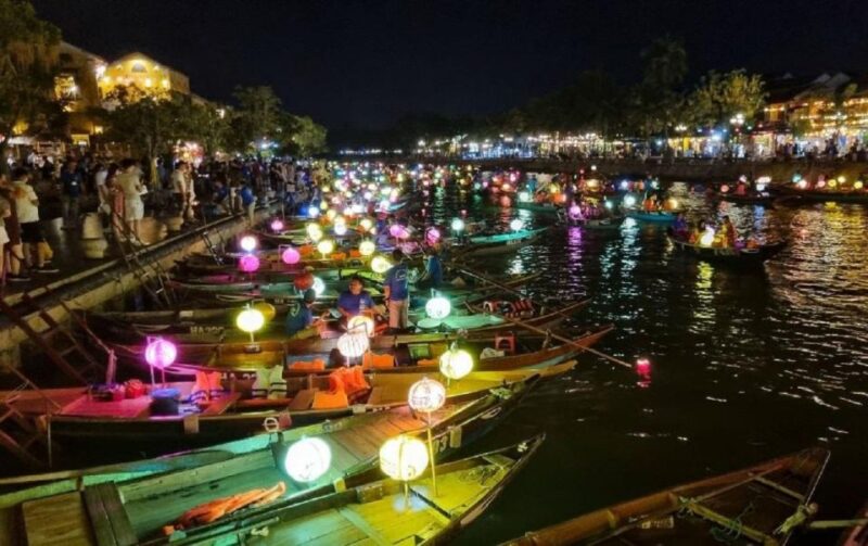Hoi An : Hoai River Boat Trip by Night and Floating Lantern - FAQs