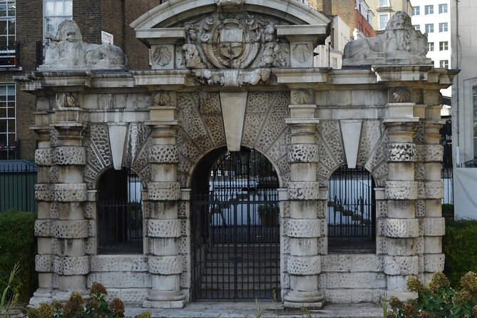 James Bonds London: A Self-Guided Audio Tour - The Sum Up