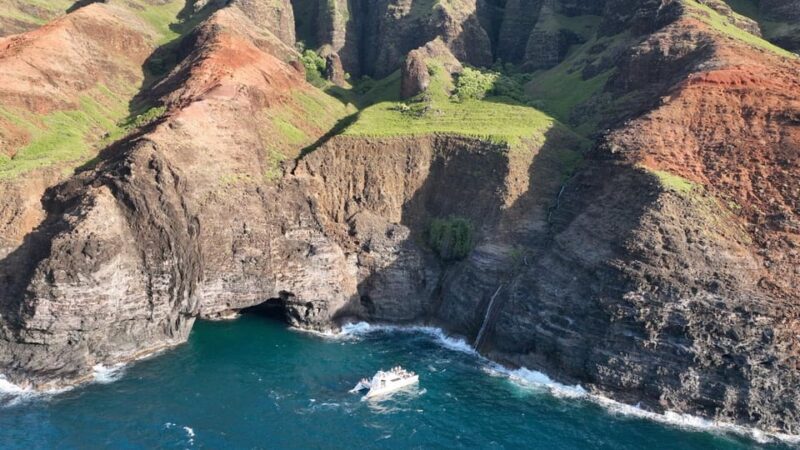 Kauai: Napali Sunset Dinner Cruise - The Experience and Atmosphere