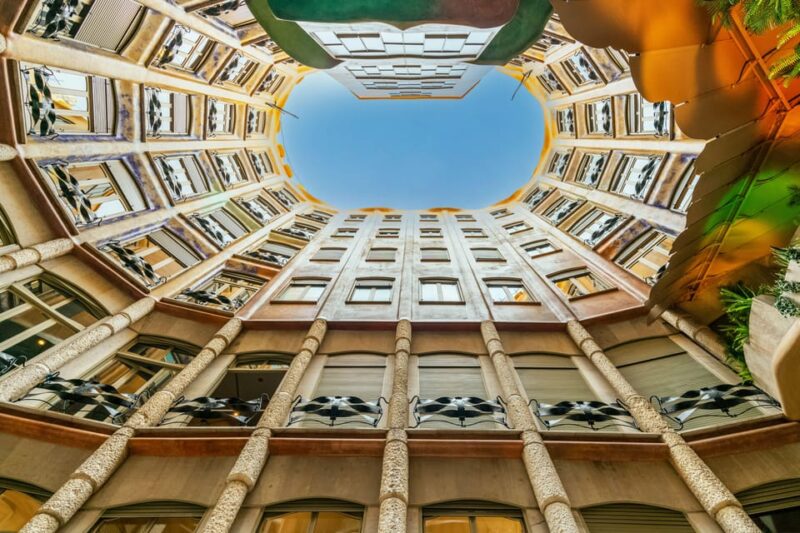 La Pedrera Premium: Exclusive Tour with Cava & Stunning View - The Itinerary in Detail