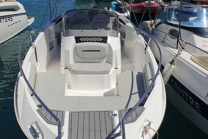 Luxury- Karnic SL701 Private Self-Drive Boat Hire - Is this Experience Worth the Price?