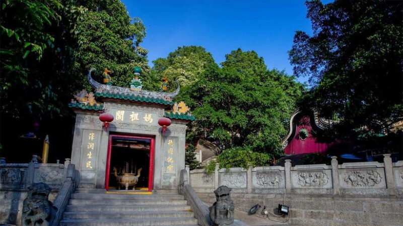 Macau6 Hours Private Chauffeured Tour with Optional Guide - The Vehicle and Comfort Level