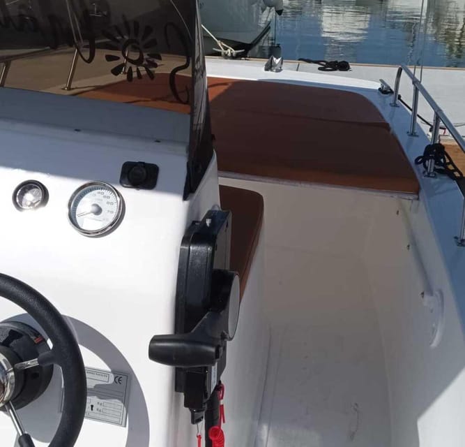 Marbella: Boat Rental without License - Who Should Consider This Experience?