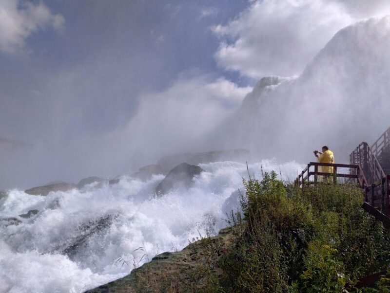 Niagra Falls, USA Side: Boat, Cave and Shuttle pass Tour - FAQ