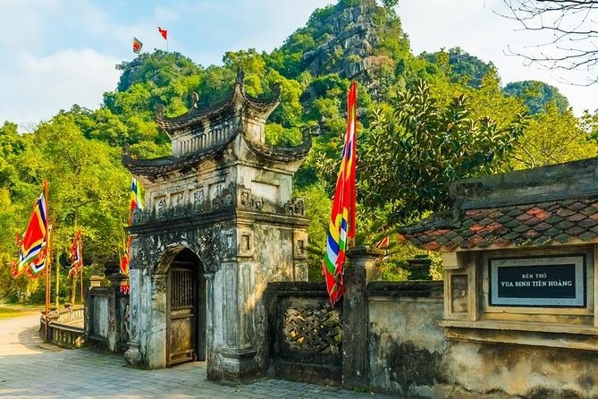 Ninh Binh Day Tour: Hoa Lu - Tam Coc - Mua Cave via Boat & Bike - FAQ