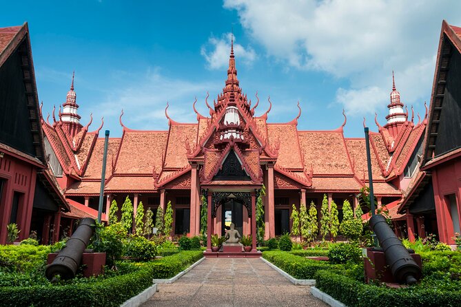 One Day Private Guide Tours History in Phnom Penh Incl. admission - Wat Phnom: The City’s Origin Story