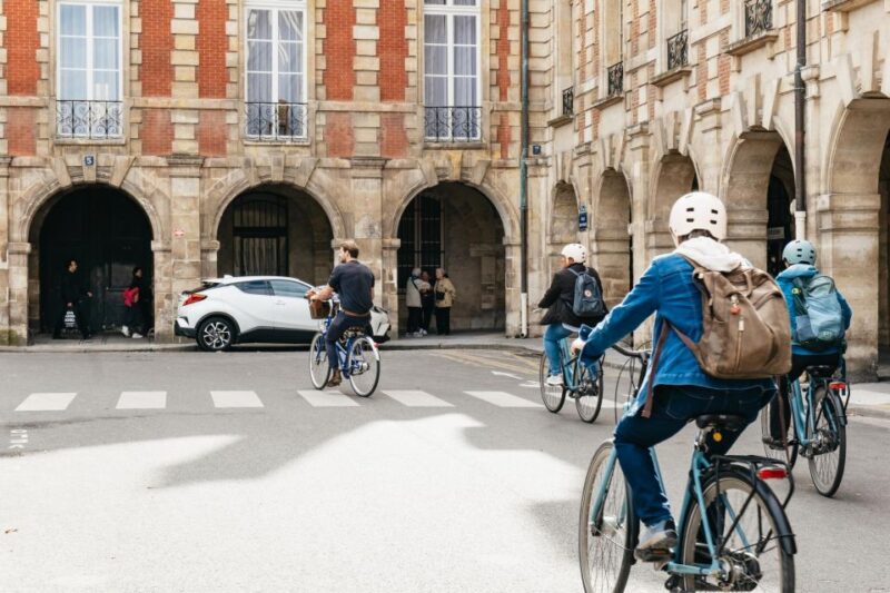 Paris: Charming Nooks and Crannies Bike Tour - Relaxing Along the Seine and a Refreshment Break