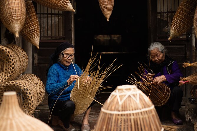 Photo Tour to Capture The Vanishing Craft of Making Fish Traps - The Guide and Support