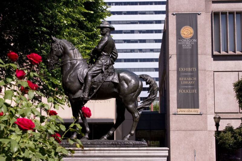 Portland, Oregon: Pink Trolley Hop-On Hop-Off Tour - The Value: Is It Worth the Price?