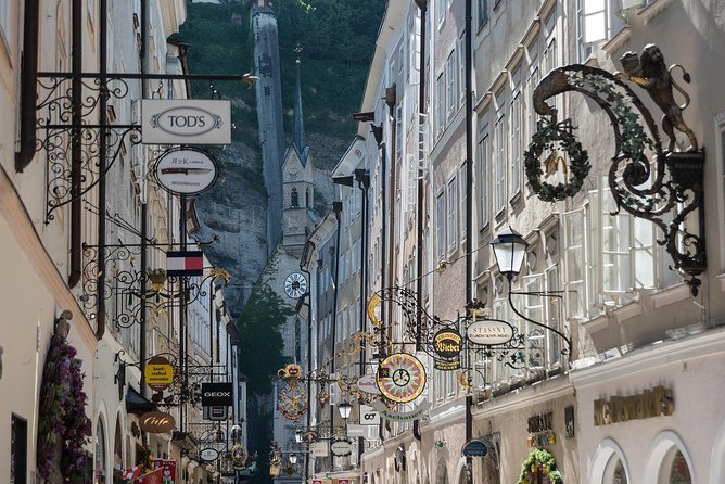 Private direct transfer from Munich Airport to Salzburg - The Value of Comfort and Convenience