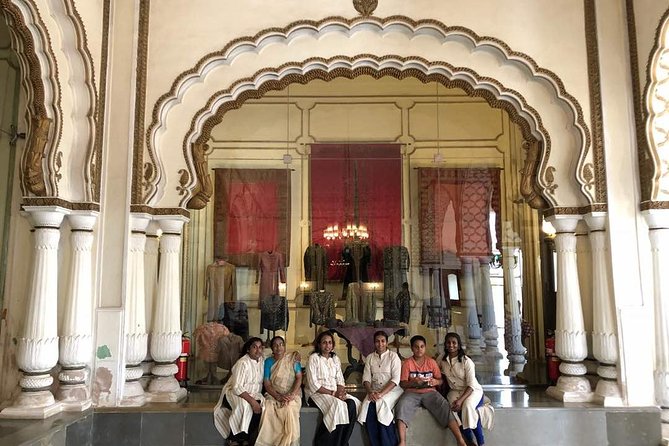Private tour of Hyderabad in car with guide and lunch - FAQ