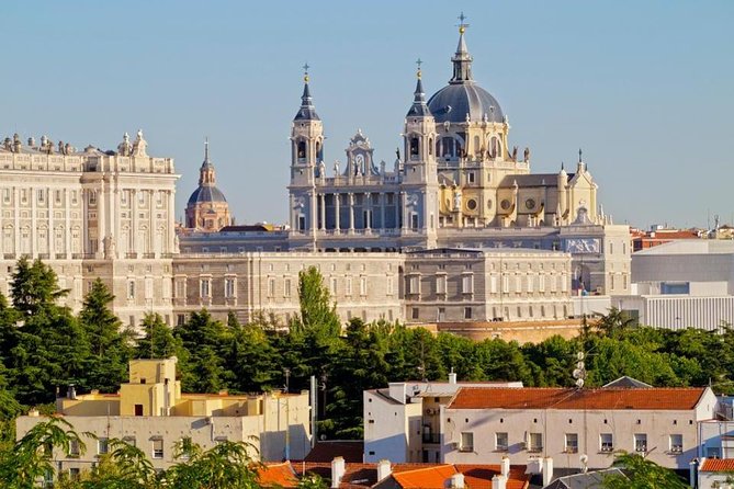 Private Transfer: Madrid Airport MAD to Madrid in Luxury Van - FAQ