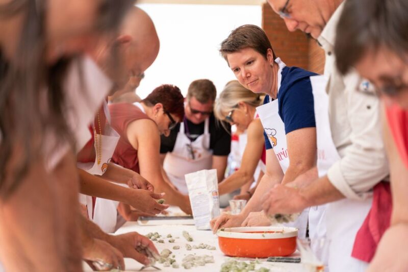 Rome: Pasta and Tiramisu Class at a Local's Home - Detailed Breakdown of the Experience
