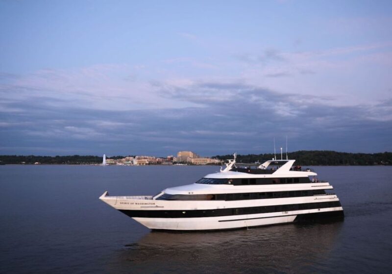 Washington, DC: Thanksgiving Day Lunch Cruise - The Sum Up