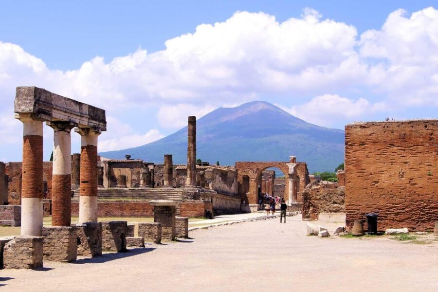 4H Pompeii Private Tour with Villa Dei Misteri included - Why Choose a Private Tour in Pompeii?