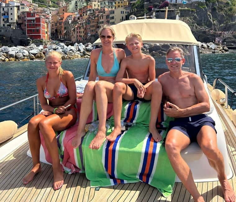 5 LANDS LUXURY BOAT TOUR - The Essence of the 5 Lands Luxury Boat Tour