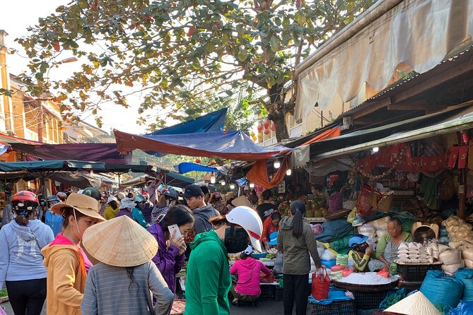 Coconut Basket boat, City tour, Boat ride, Night market from DN - Who Should Consider This Tour?