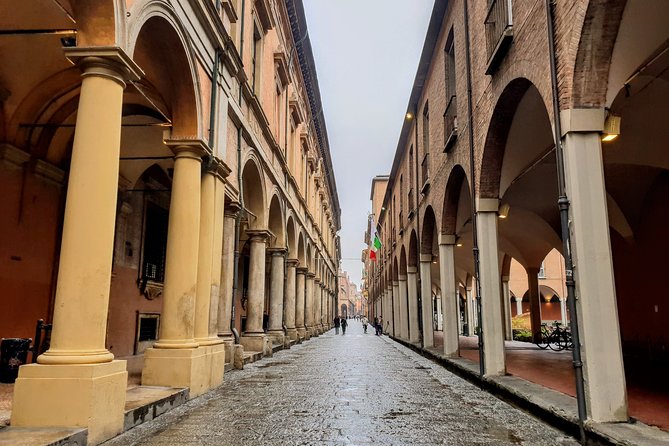 Departure Private Transfers: Bologna City to Bologna Airport BLQ in Luxury Van - Who Should Consider This Service?