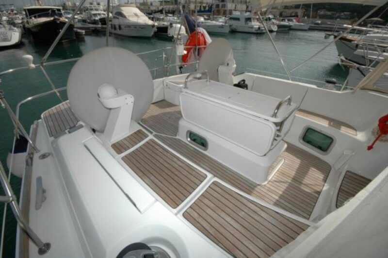 From Santa Teresa: Sailboat Tour to Corsica with Lunch - FAQ
