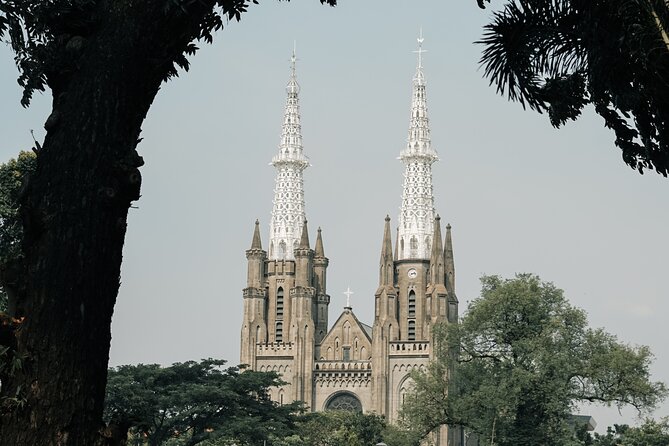 Full Day Private Jakarta Tour(Inc Lunch, Puppet show, & Souvenir) - FAQ