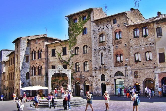 Full Day Tour to Val d'Orcia and Gladiator's Fields with Wines - Return to Florence
