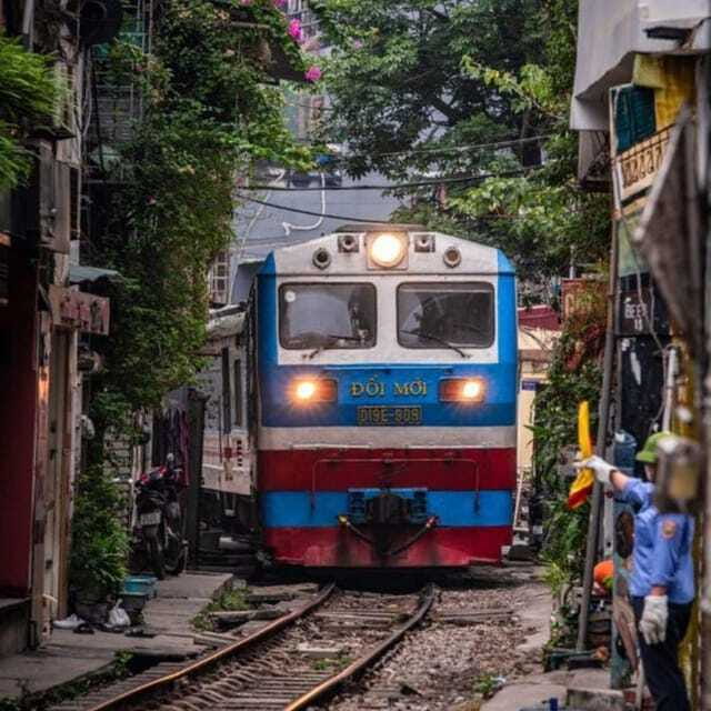 Hanoi: Railway Food Tour and try 4 to 5 dishes - Practicalities and Value