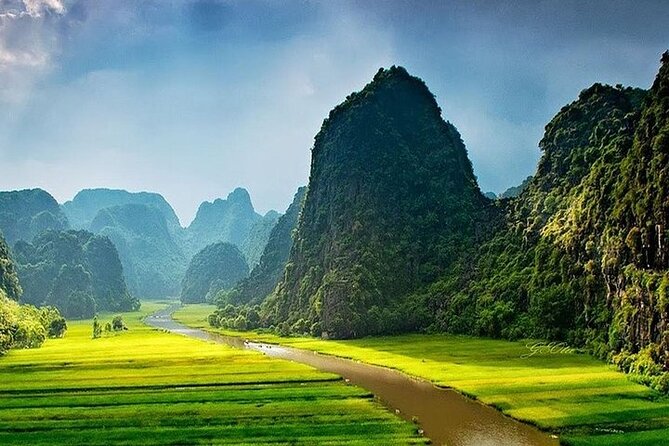 Hoa Lu  Trang An  Mua Cave Fullday Tour - Climbing Mua Cave for Panoramic Views