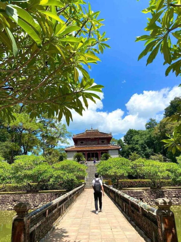 Hue: Dragon Boat, Perfume River, Pagoda & Royal Tomb Tour - FAQ