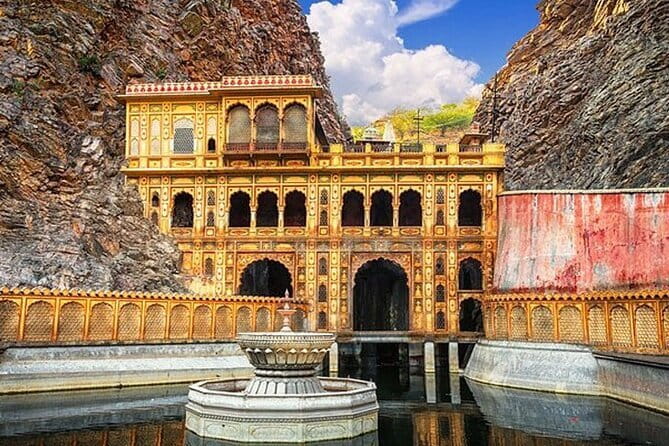 Jaipur Sightseeing Private Day Tour By Tuk Tuk - Jal Mahal: Water Palace in the Lake
