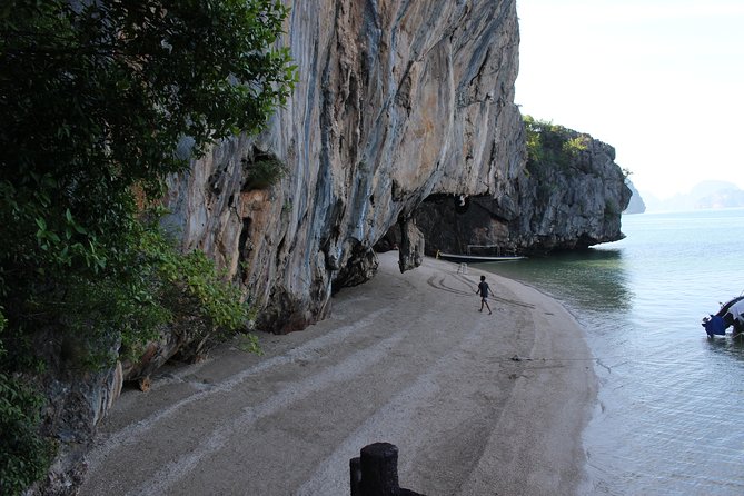 James Bond & Canoeing Day Trip with Lunch - FAQs