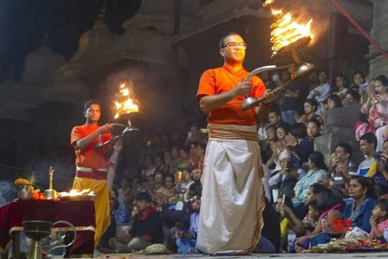 Kathmandu: Pashupatinath Temple Evening Aarati Tour - Why the Guides Matter
