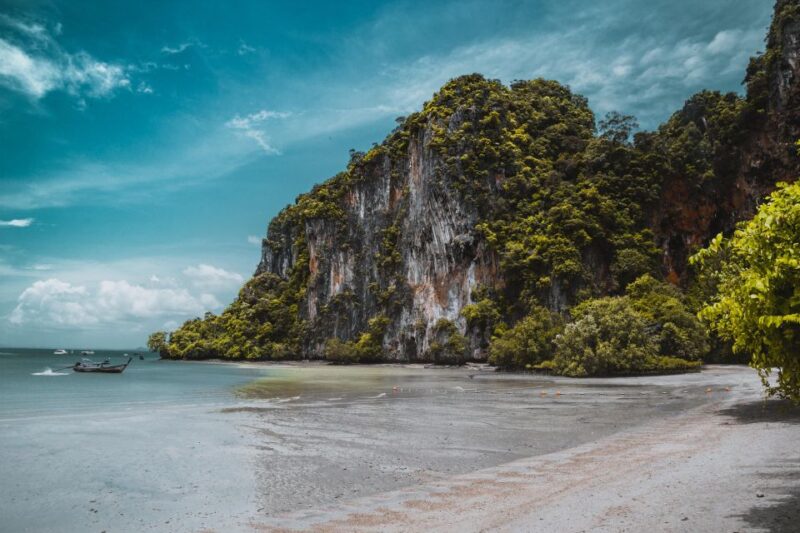 Krabi: Hong Island & Ko Pak Bia Tour with Sunset Dinner - Ko Pak Bia: The Sunset & BBQ Experience