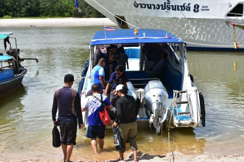 Krabi: Phang Nga Bay Blitz to James Bond Island with Lunch - Lunch at Panyee Village: A Floating Community