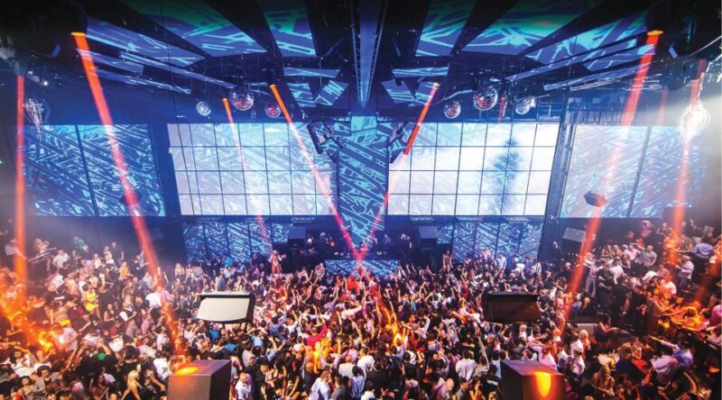 Las Vegas: Nightclub and Bar Crawl with Party Bus and Drinks - The Sum Up