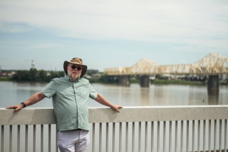 Louisville: Photoshoot Walking Tour with Pictures - Practical Tips for Travelers