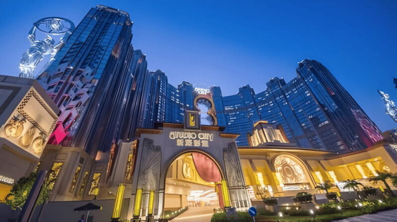 Macau: Golden Reel Figure-8 Ferris Wheel Ticket - The Sum Up
