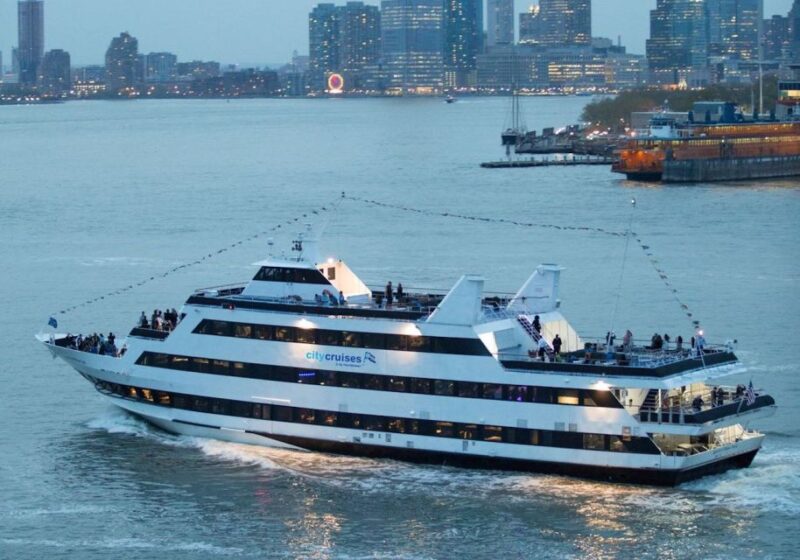NYC: Christmas Day Buffet Brunch or Dinner Harbor Cruise - Food and Beverage