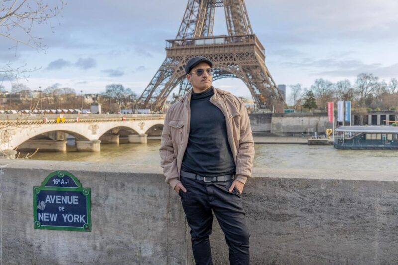 Paris: Eiffel Area Private Photoshoot - Visualizing the Waiting Time & Delivery