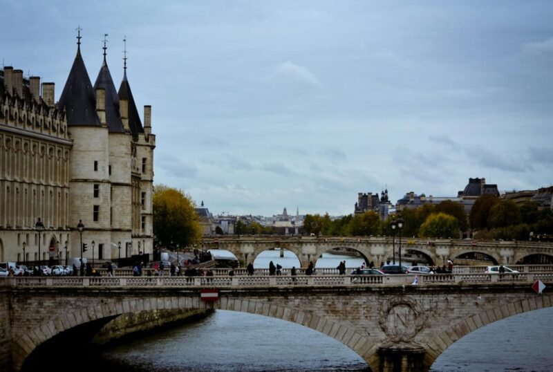 Paris: Ghosts and Dark Stories Guided Walking Tour - FAQ